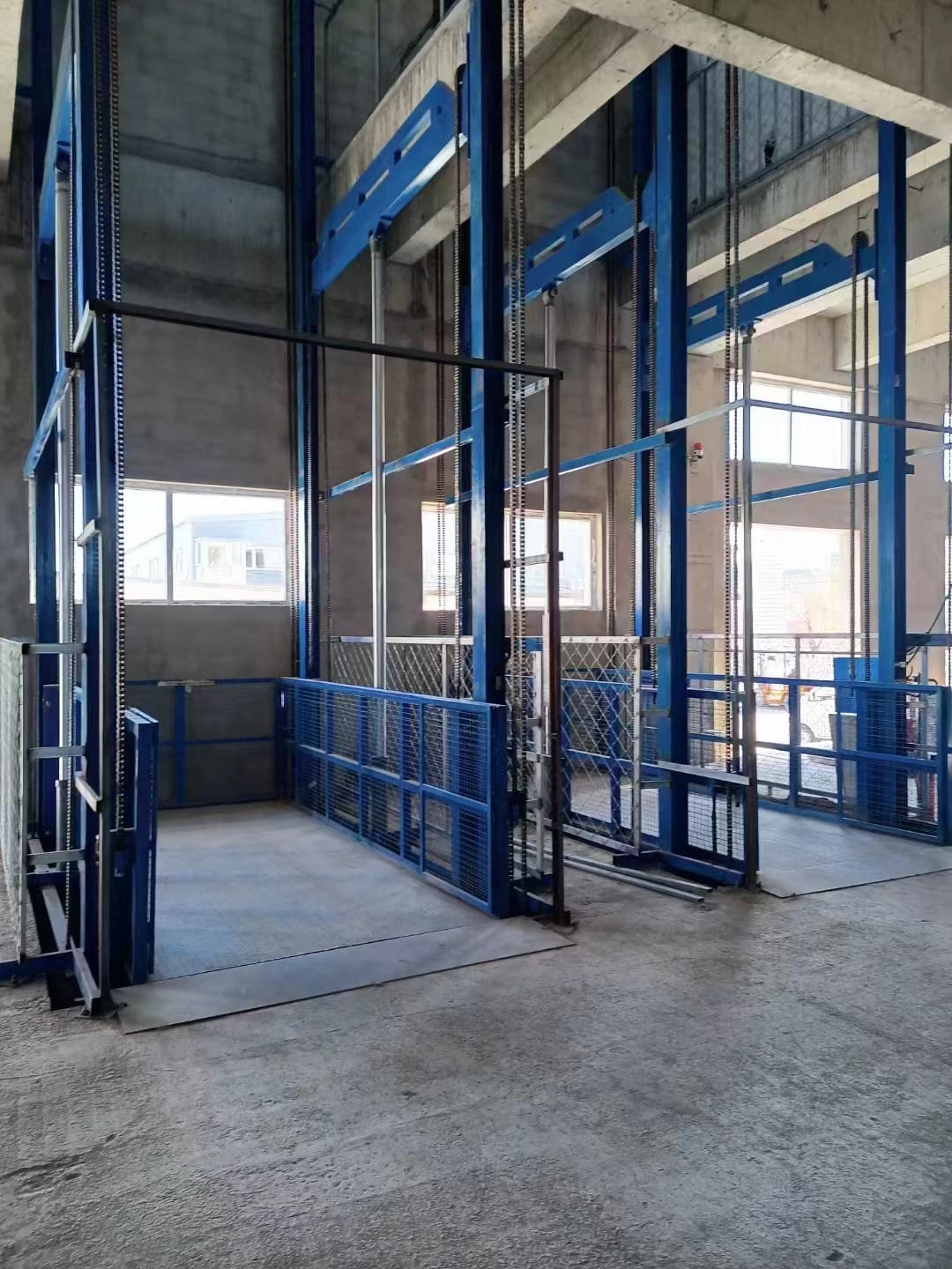 CARGO LIFT